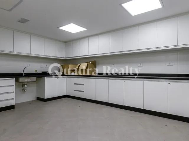 Conjunto comercial no Jardim Paulistano