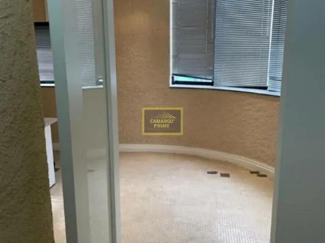 Conjunto comercial para venda ou locação no Shopping Vila Olímpia