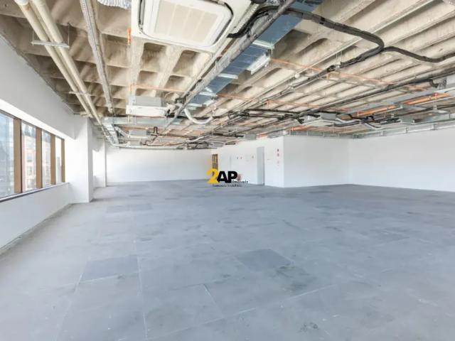 Conjunto comercial para aluguel na Vila Olímpia, São Paulo SP: 2 Banheiros, 12 Vagas, 674m² de Área