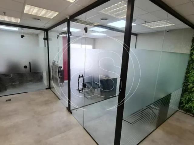 Conjunto comercial para locação em Moema Pássaros, com 46m², 1 sala e 1 vaga!