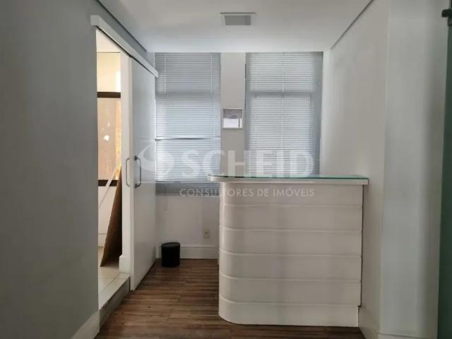 Conjunto comercial para locação na Vila Olímpia com 3 elevadores, 3 vagas, 3 banheiros, 1 copa
