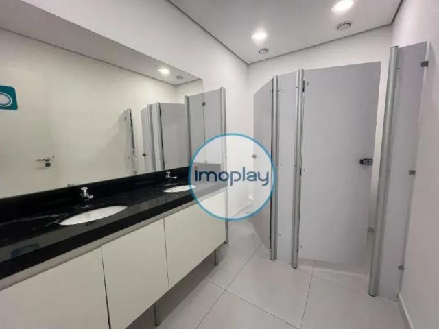 Conjunto Comercial Premium na Av. Roque Petroni: Oportunidade Exclusiva para Sua Empresa