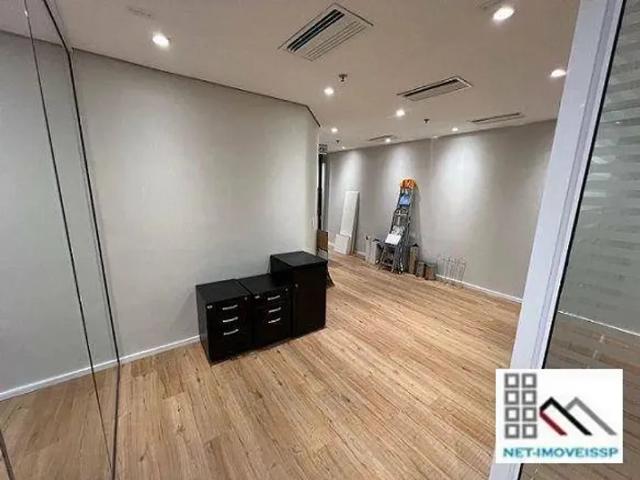 Conjunto comercial, renda imediata 254,53m², 4 banheiros, mobiliado, 7 vagas. Região nobre do itai
