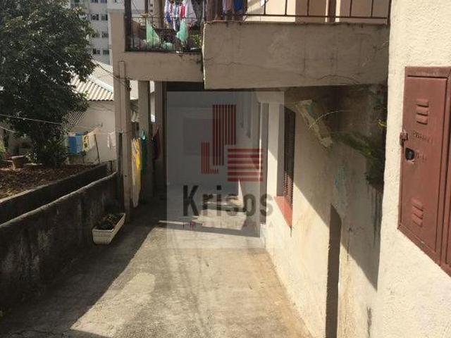 Conjunto de 7 imóveis em terreno de 392 m² com rendimentos