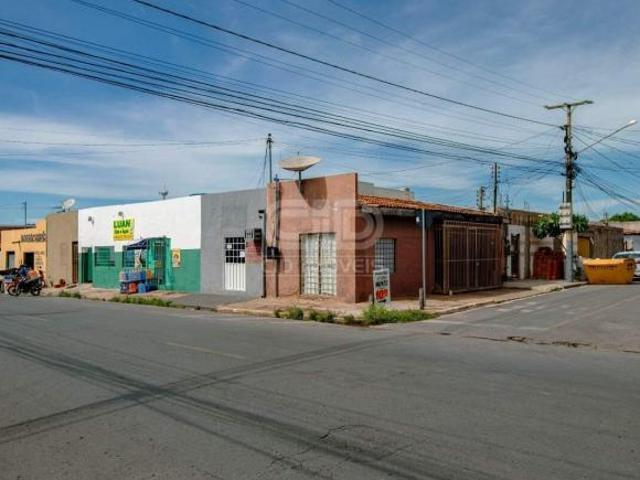 Conjunto de imóveis comerciais no bairro CPA III