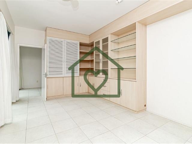 Conjunto em São João, Porto Alegre/RS de 0m² à venda por R$ 129.000,00