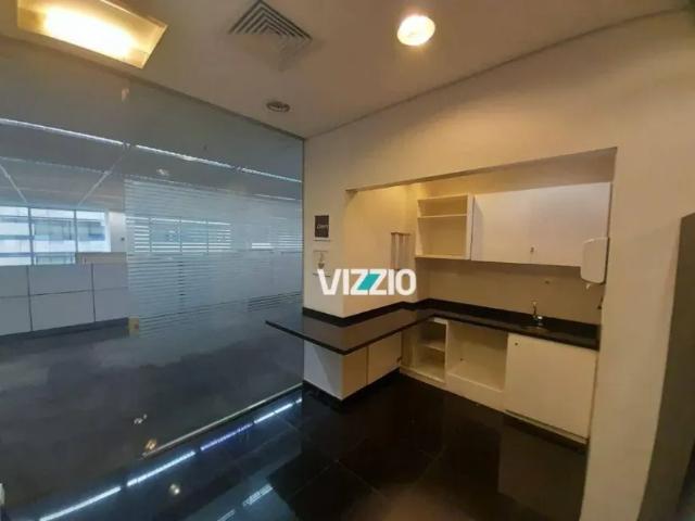 Conjunto mobiliado com 306m² para locação ou venda Cidade Monções São Paulo/SP
