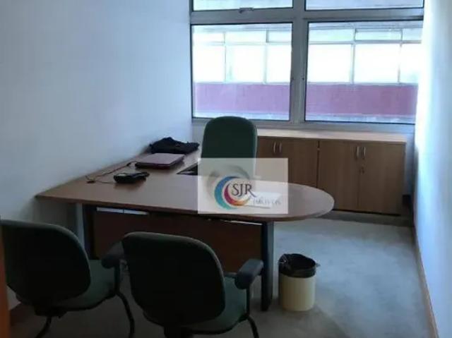 Conjunto MOBILIADO com 805 m², 16 vagas de garagem com manobrista, 10 banheiros, sendo 1 com acessi