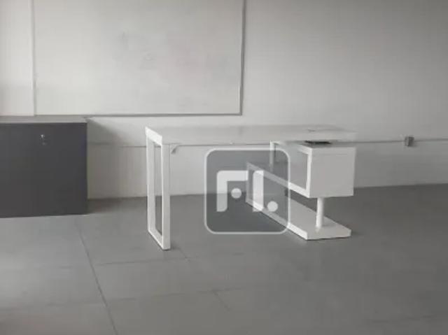 Conjunto para alugar, 54 m² por R$ 4.281,67/mês Empresarial 18 do Forte Barueri/SP