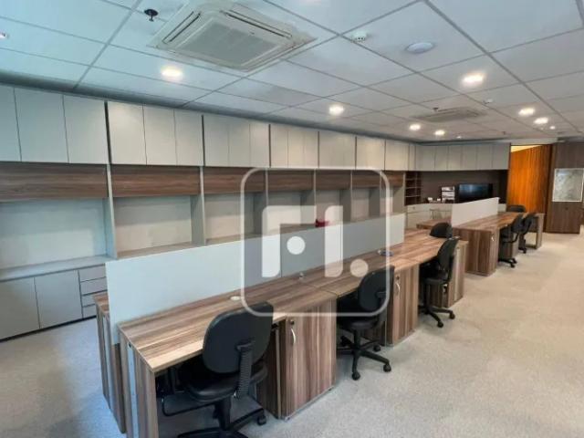 Conjunto comercial mobiliado com 215m² no bairro Jardins para locação