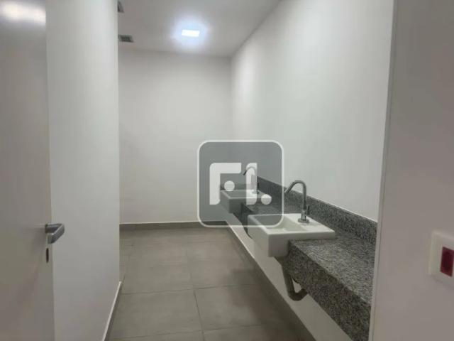 Conjunto para alugar, 339 m² por R$ 34.933,33/mês Alphaville Industrial Barueri/SP