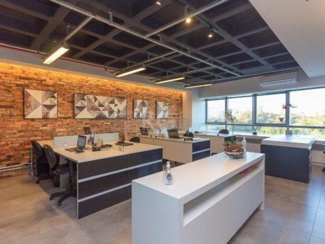 Conjunto/Sala para Venda 106.57m², 0 dormitórios, 2 vagas Petrópolis