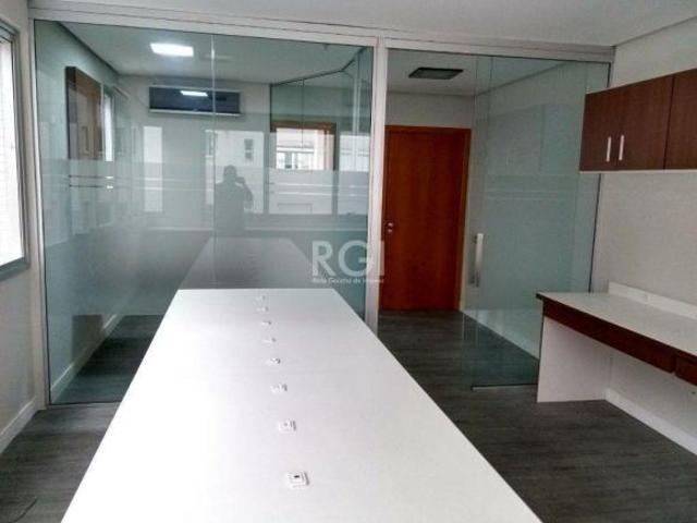 Conjunto/Sala para Venda 39.83m², 0 dormitórios, 1 vaga Petrópolis