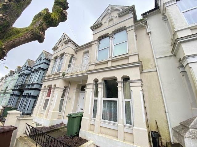 Connaught Avenue, Plymouth PL4, 2 bed flat to rent, £1,200 pcm | PrimeLocation