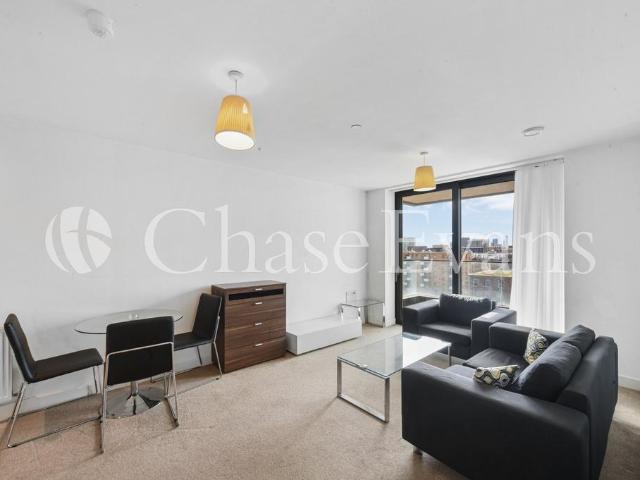Connaught Heights, 2 Waterside Park. 2 bed flat to rent £2,253 pcm £520 pw