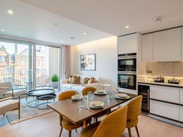 Connaught Street, London W2 2 bed flat to rent £7,059 pcm £1,629 pw