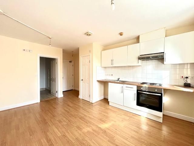 Connaught Road, 365 367 Oxford Road, Berkshire RG30, 1 bed flat to rent, £750 pcm | PrimeLocation