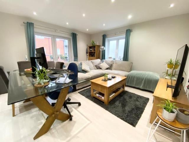 Connaught Road, Woking, Surrey, GU24