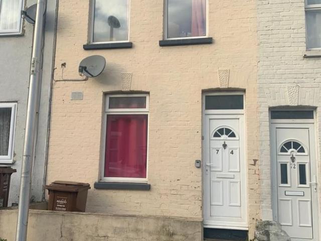 Connaught Road, Chatham ME4, 2 bed terraced house to rent, £1,050 pcm | PrimeLocation