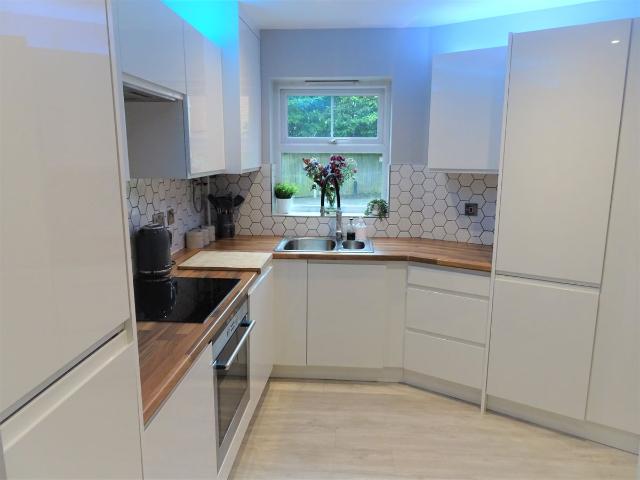 Connaught Road, Fleet GU51, 2 bed flat to rent, £1,400 pcm | PrimeLocation