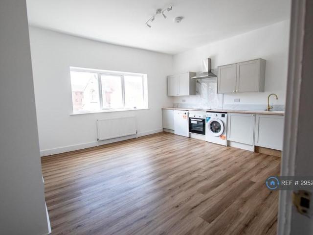 Connaught Road, Portsmouth, PO2 2 bed flat to rent £1,150 pcm £265 pw