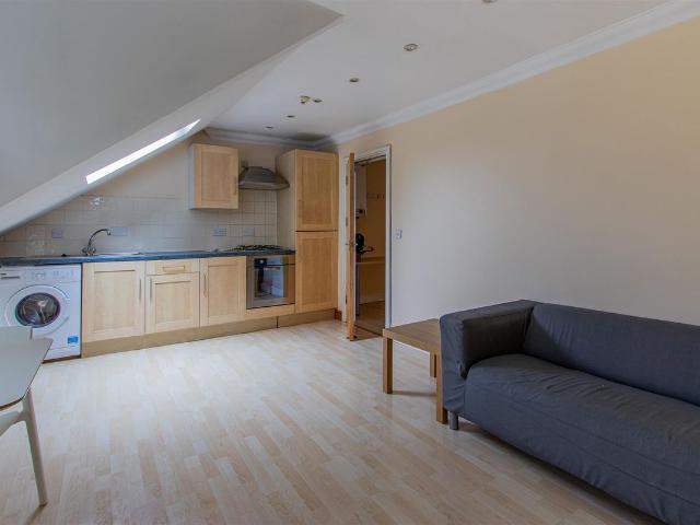 Connaught Road, Roath CF24, 1 bed flat to rent, £950 pcm | PrimeLocation
