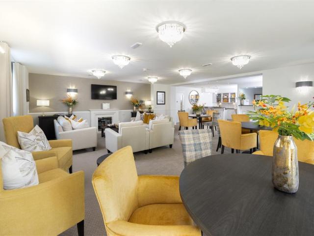 Connecticut Lodge, Hertford