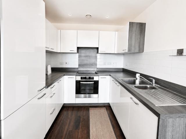 Connersville Way, CR0 2 bed flat to rent £1,850 pcm £427 pw