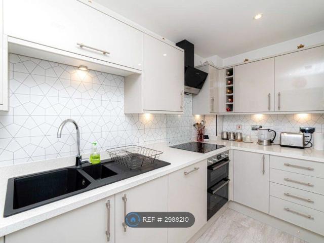 Conningbrook Avenue, Ashford TN24, Room to rent, £800 pcm | PrimeLocation