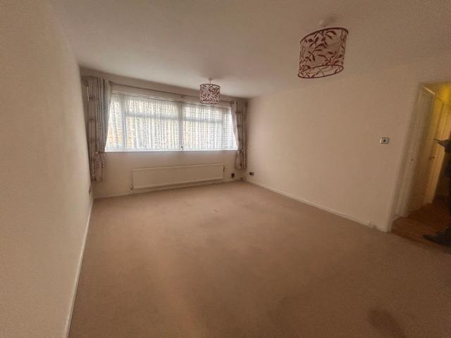 CONNIBURROW 1 BEDROOM