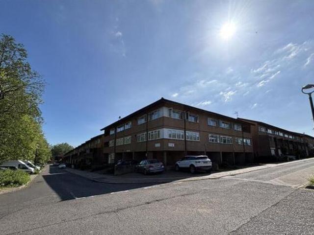 Conniburrow, Conniburrow Boulevard, Milton Keynes, 2 Bedroom Flat