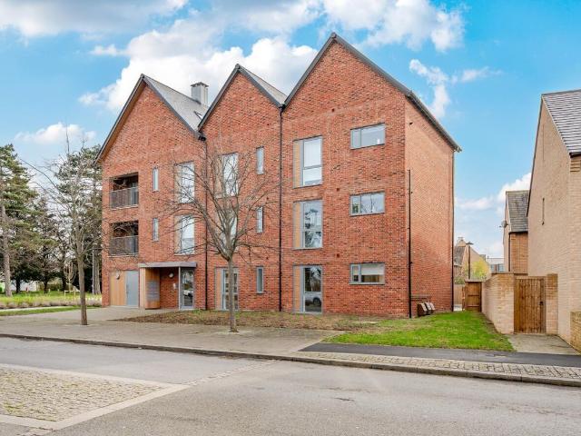 Consort Avenue, Trumpington, Cambridge CB2, 2 bed flat to rent, £1,700 pcm | PrimeLocation