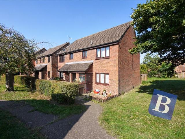 Consort Close, Brentwood, Essex CM14, 1 bed maisonette to rent, £1,200 pcm | PrimeLocation