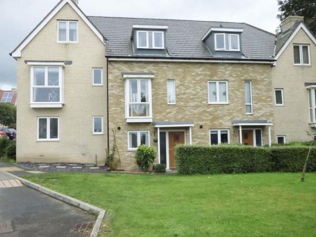 Consort Gardens, East Cowes PO32, 3 bed terraced house to rent, £1,250 pcm | PrimeLocation