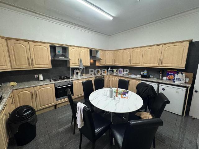 Consort Terrace, Leeds LS3 8 bed house to rent £5,165 pcm £1,192 pw