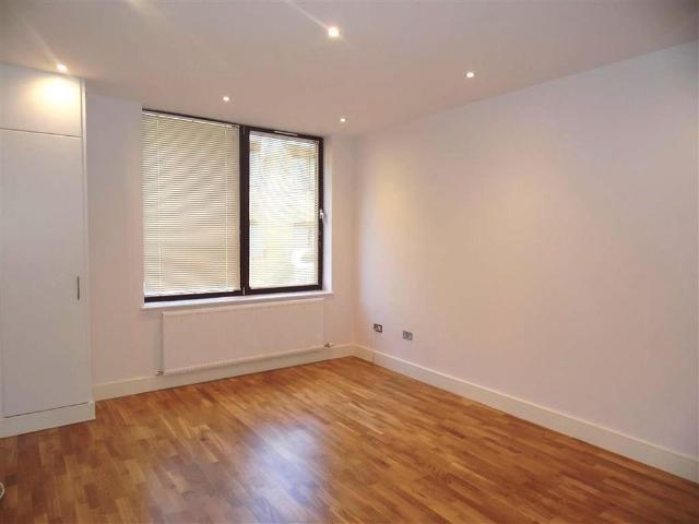 Consort Way, Horley
