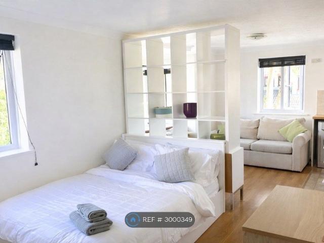 Constable Court, Chiswick W4, Studio to rent, £1,550 pcm | PrimeLocation