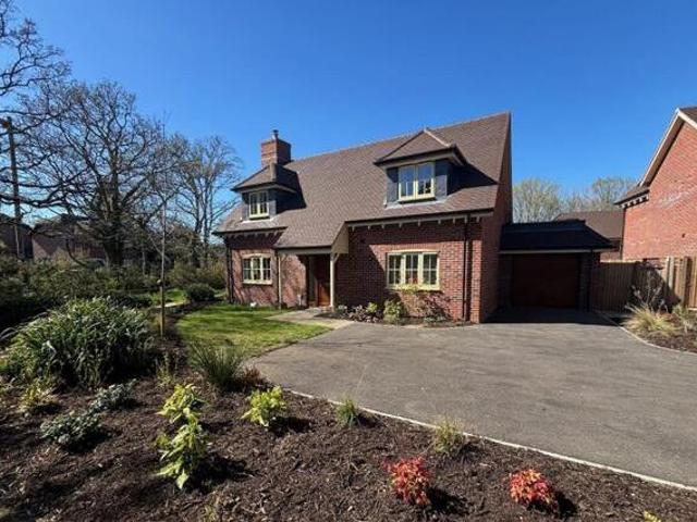 Constable Close, Fittleworth, 3 Bedroom Chalet