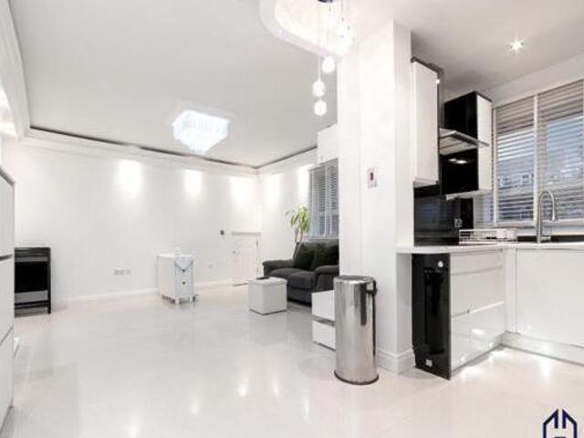 Constable Close, London, 1 Bedroom Ground