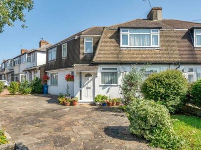 Constable Gardens, Edgware, 4 Bedroom Semi detached