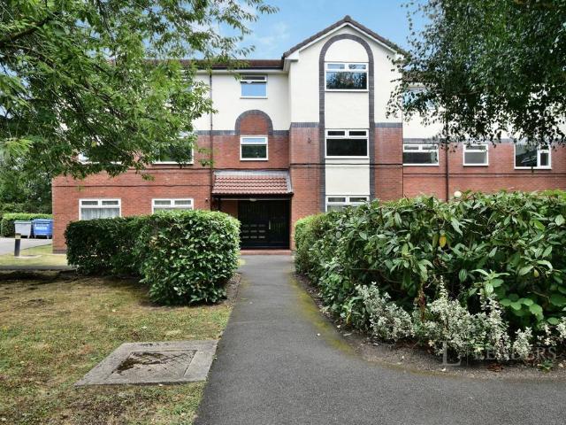 Constance Gardens, Salford, Greater. 2 bed flat to rent £1,050 pcm £242 pw