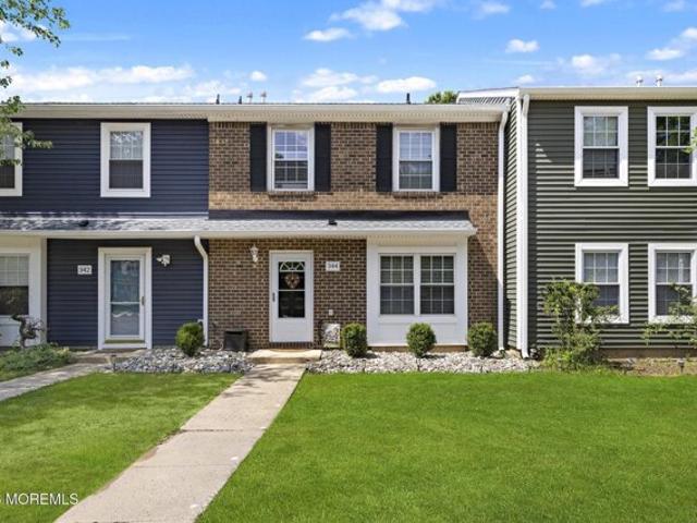 Constitution Cir, North Brunswick, Home For Sale