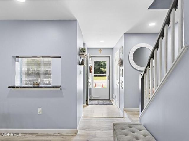 Constitution Cir, North Brunswick, Home For Sale