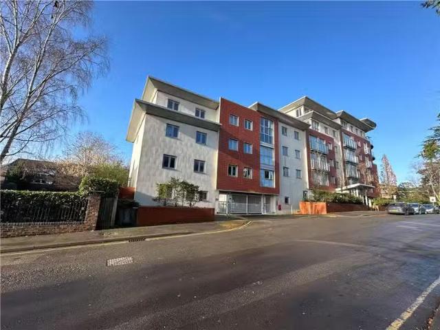 Constitution Hill, Woking, Surrey, GU22 7RT