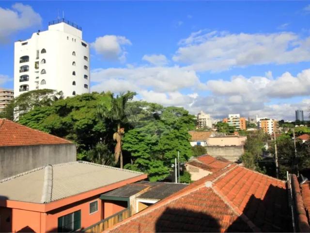 Construção contemporânea: duas casas no mesmo terreno