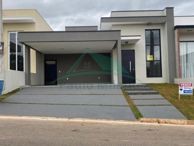 Construção Nova em Condomínio Fechado