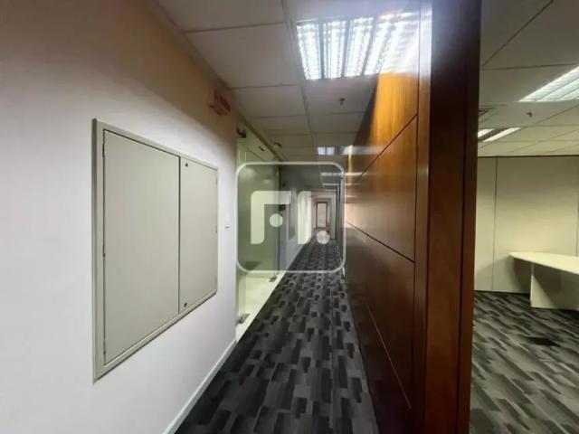 Consultório para aluguel e venda possui 720 metros quadrados em Bela Vista São Paulo SP