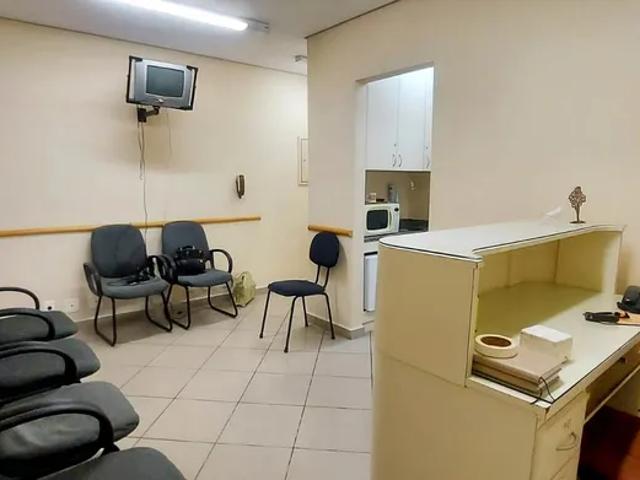 Consultório para aluguel possui 30 metros quadrados em Pinheiros São Paulo SP