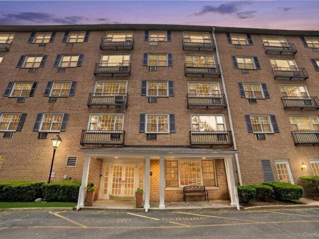 Consulate Dr Apt C, Tuckahoe, Condo For Sale