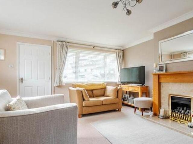 Cookfield Close, Dunstable, 3 Bedroom End